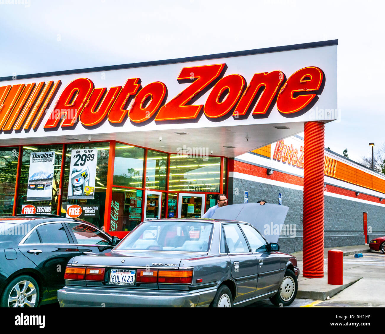 AutoZone Auto Parts 《 OPINIONES